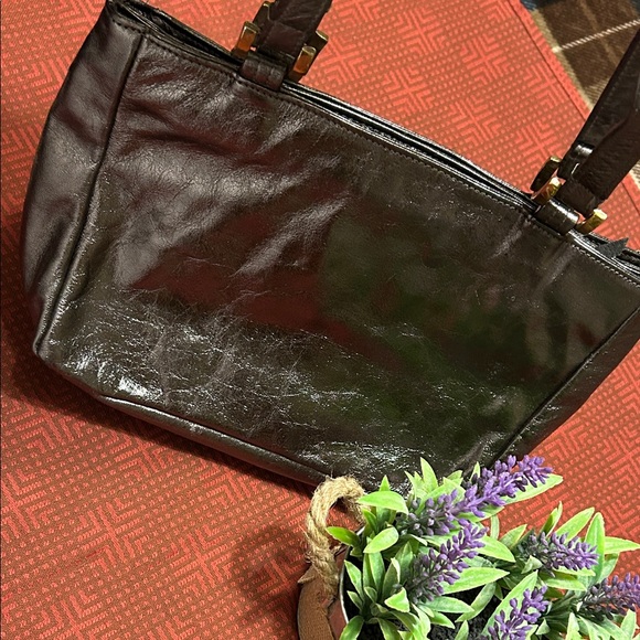 SAS | Bags | Sas Shiny Silver Leather Shoulder Bag Givvy | Poshmark